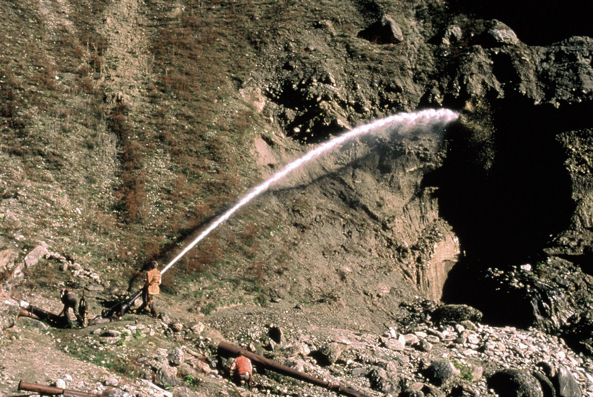 Gold Mining near Cromwell & Queenstown - Goldfields Mining Centre